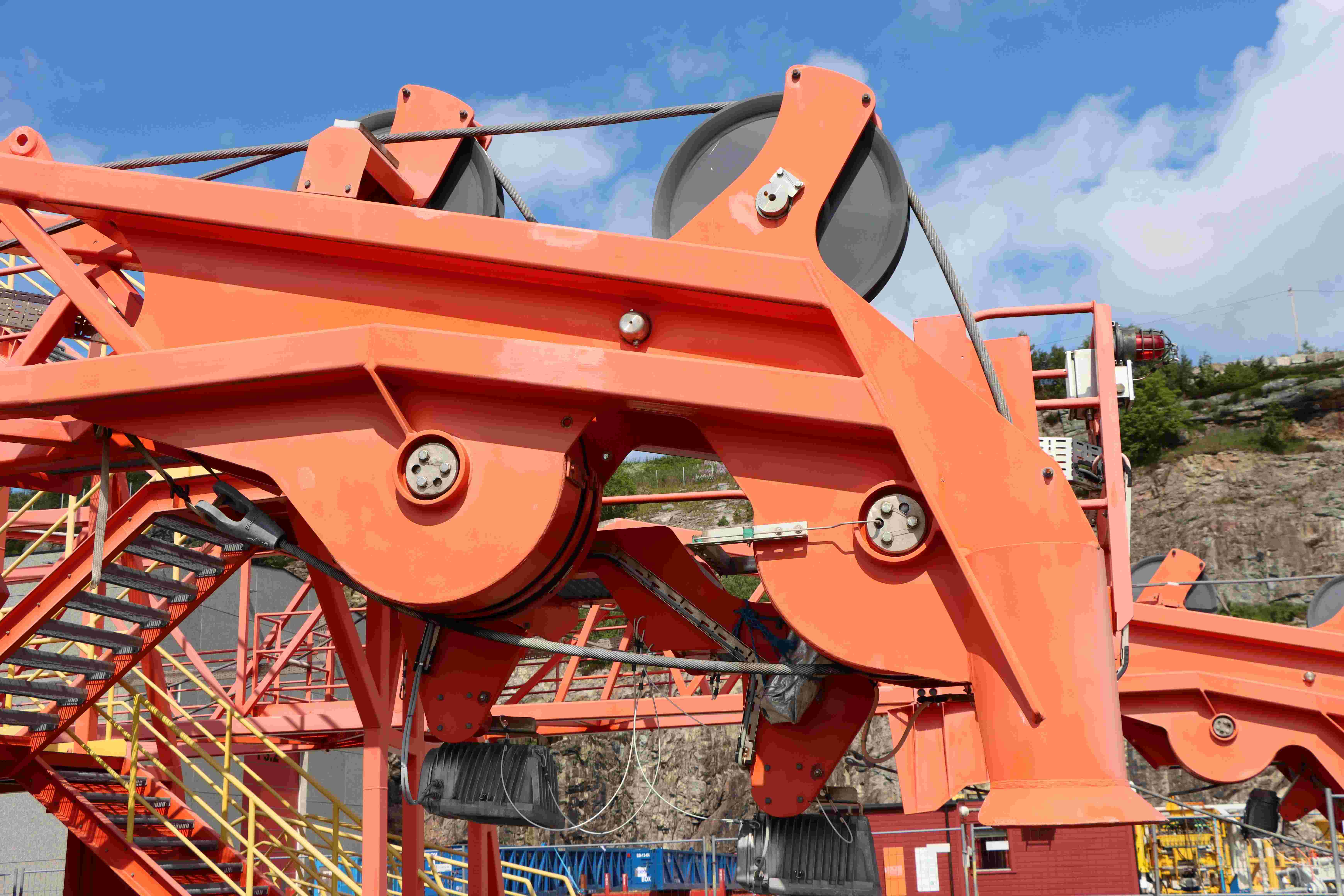 Offshore NOV Palfinger lattice boom crane(s) with 52T capacity ...